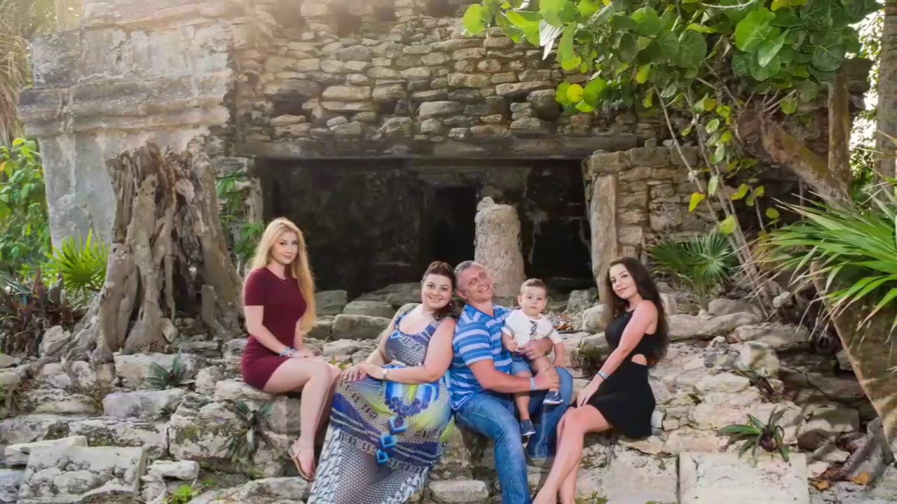 Beach and Mayan Ruins Family photography - Xcaret Photographers